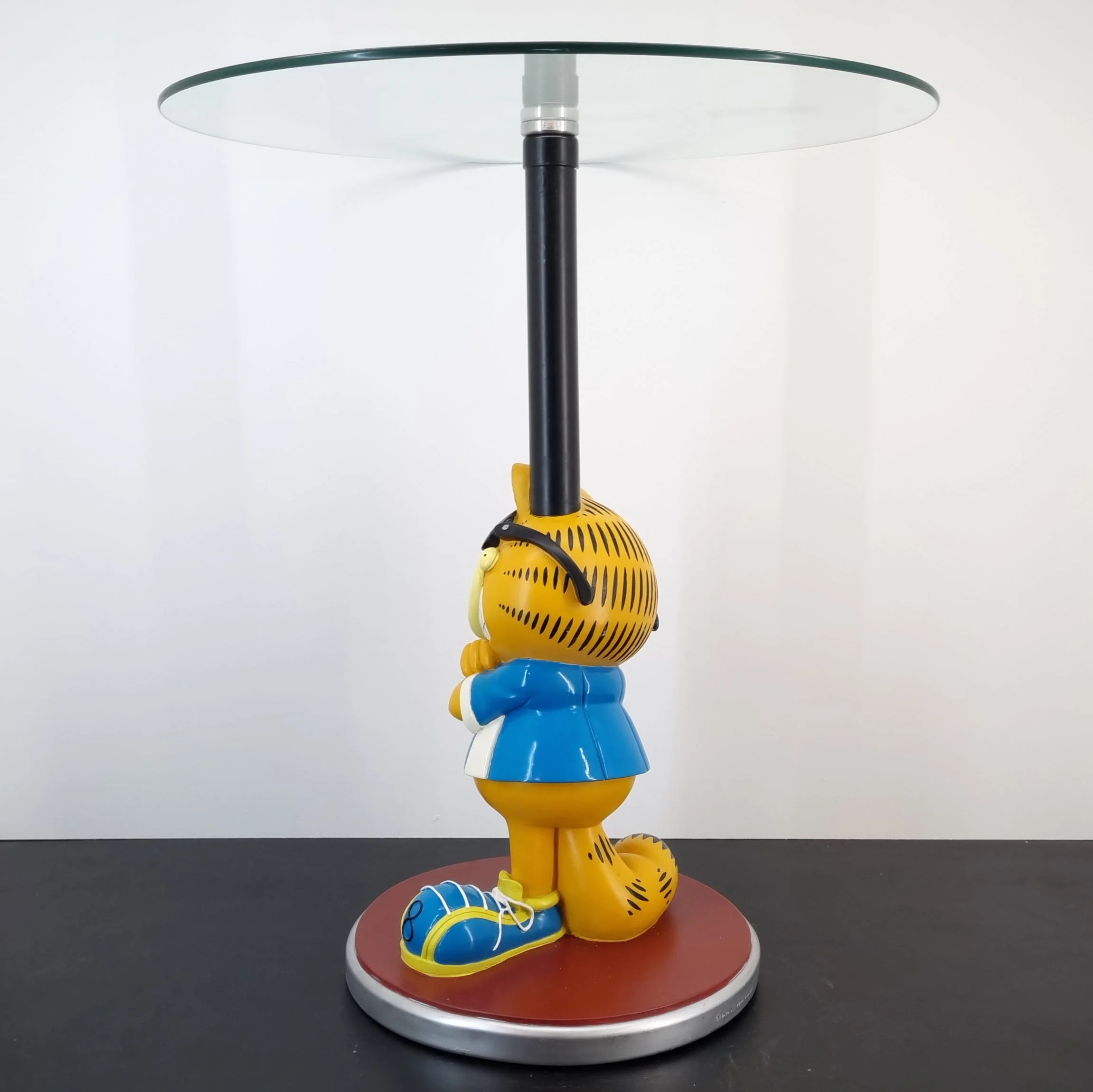 Vintage Garfield table by Paws