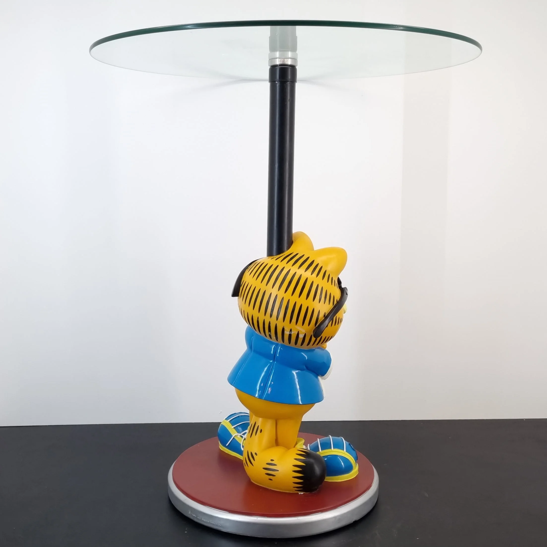 Vintage Garfield table by Paws