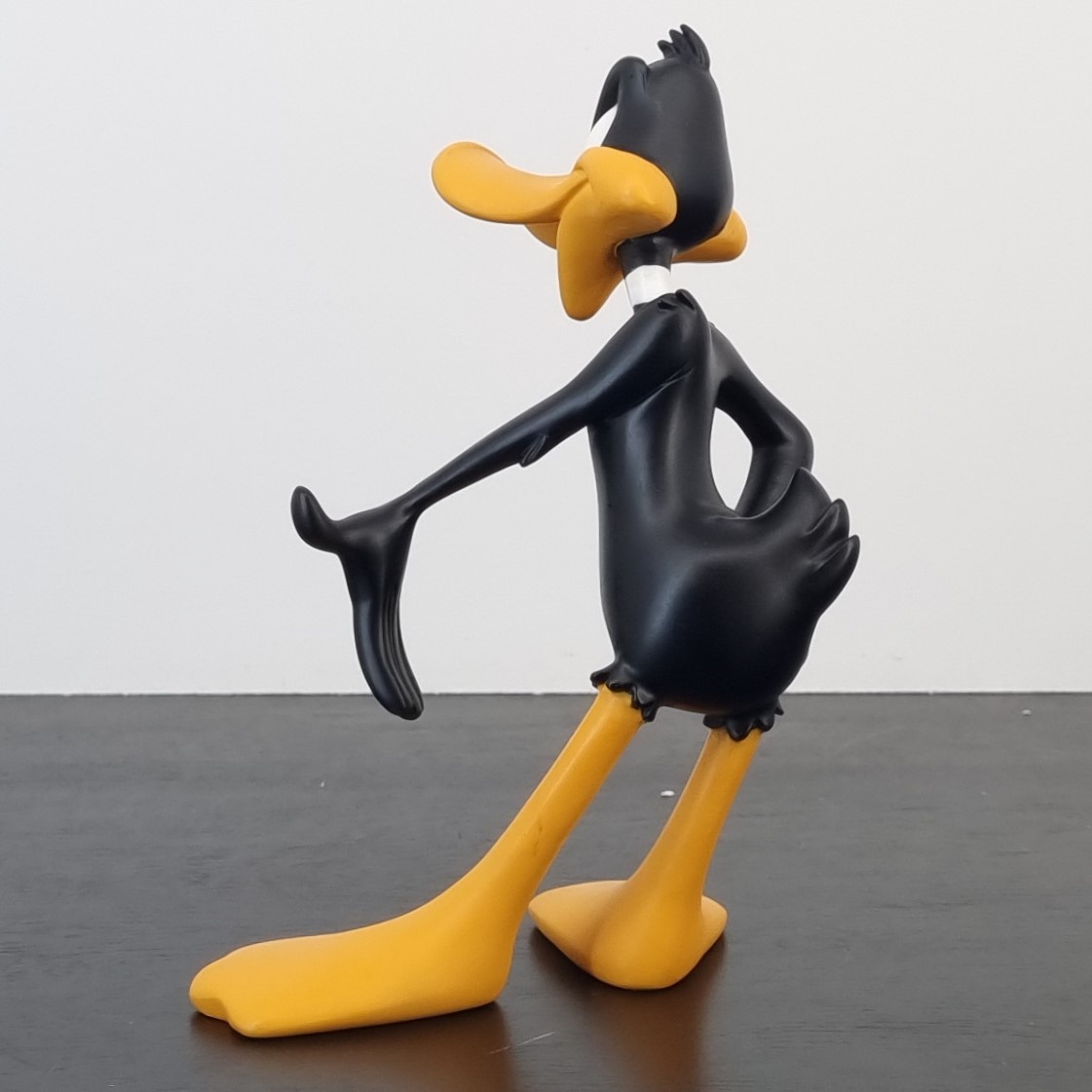 Classic Daffy Duck statue by Peter Mook - Looney Tunes