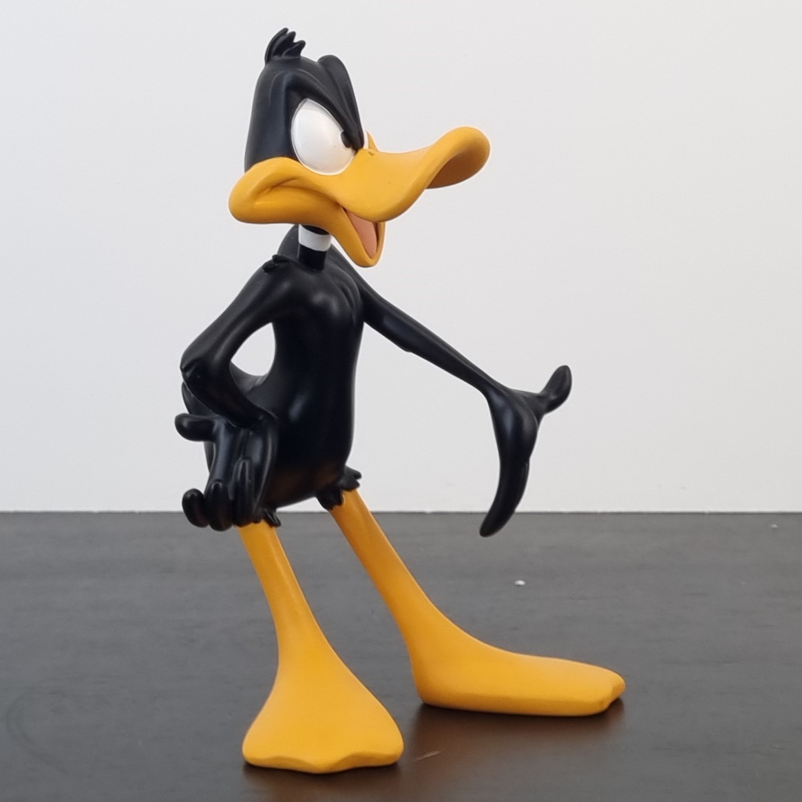 Classic Daffy Duck statue by Peter Mook - Looney Tunes