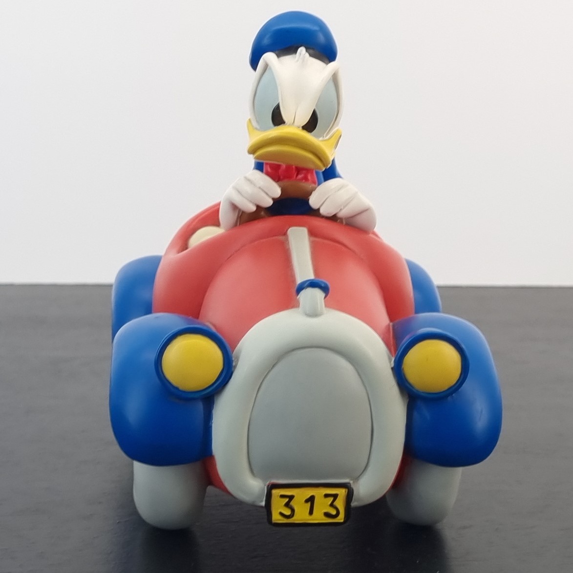 Donald Duck racing statue - Peter Mook - Rutten Walt Disney