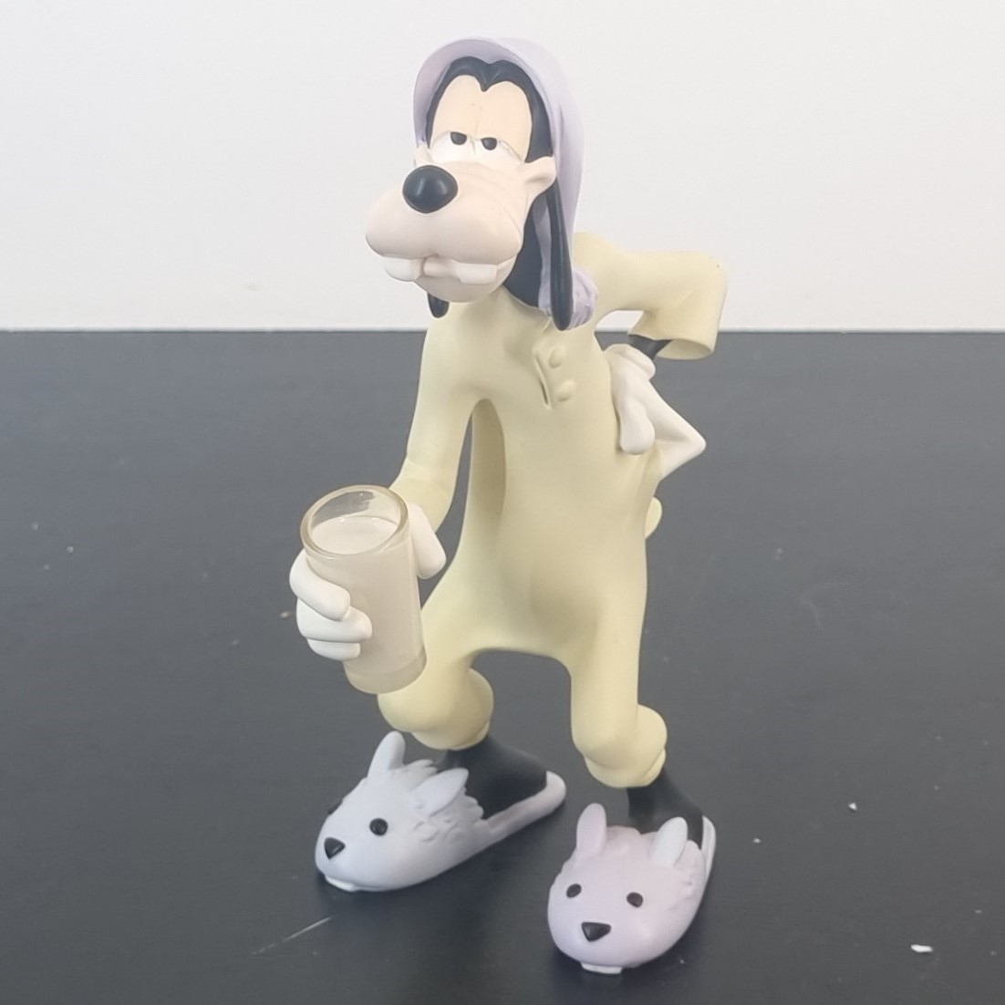 Vintage Goofy waking up figurine by Demons and Merveilles