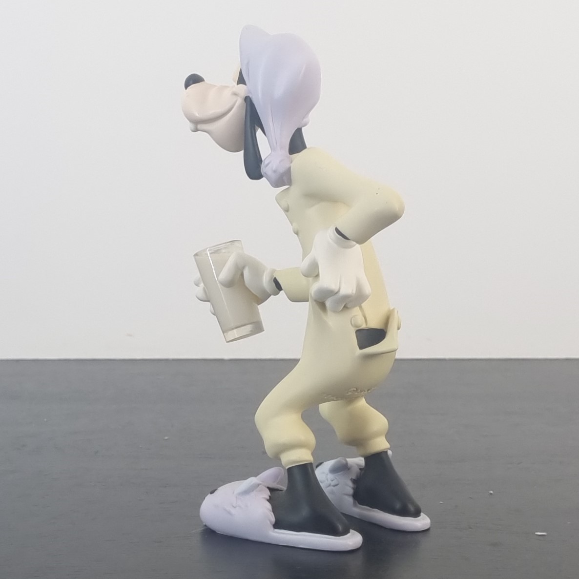 Vintage Goofy waking up figurine by Demons and Merveilles