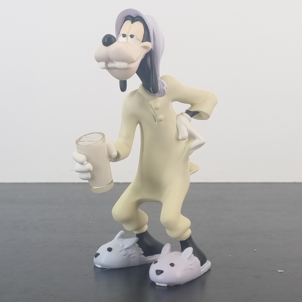 Vintage Goofy waking up figurine by Demons and Merveilles