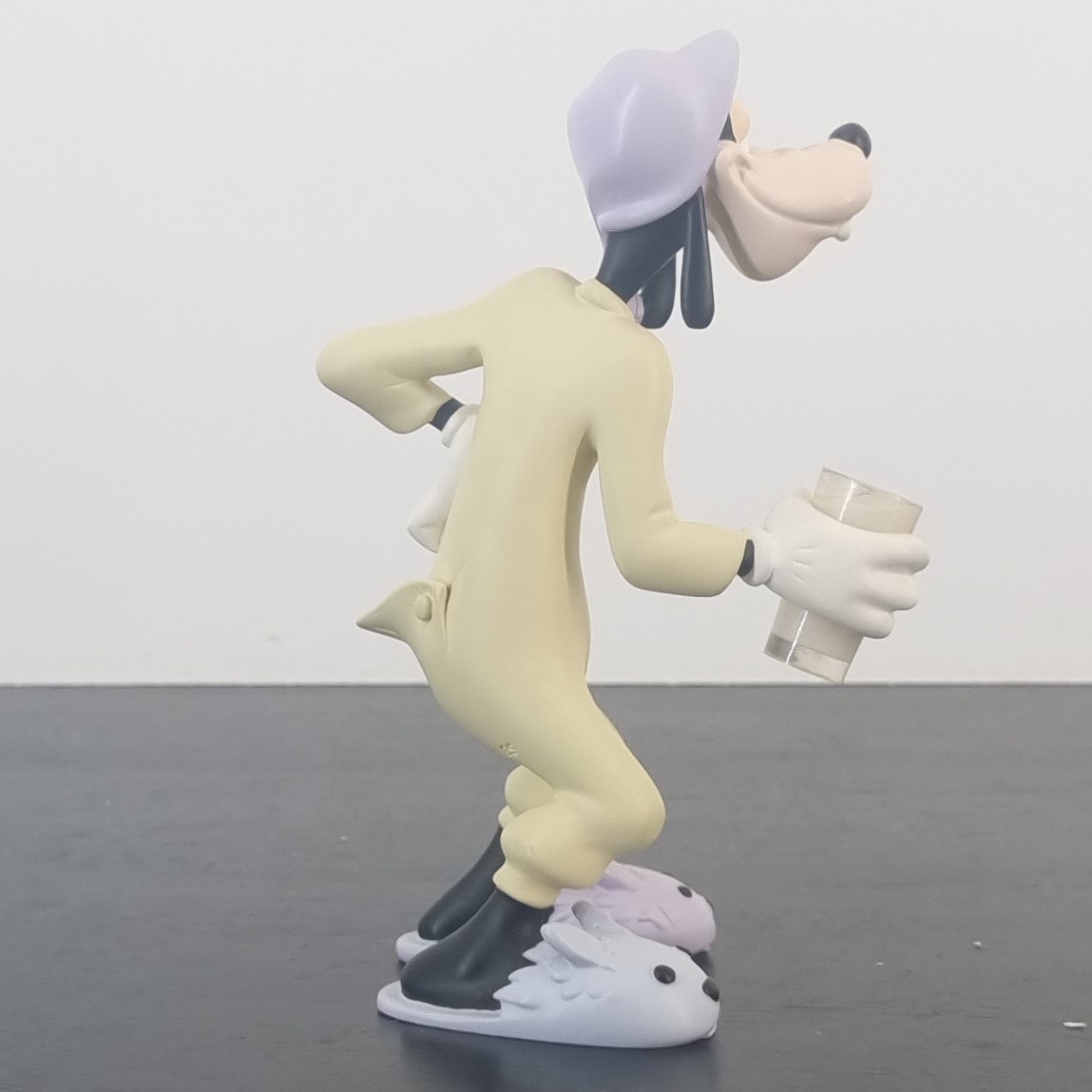 Vintage Goofy waking up figurine by Demons and Merveilles