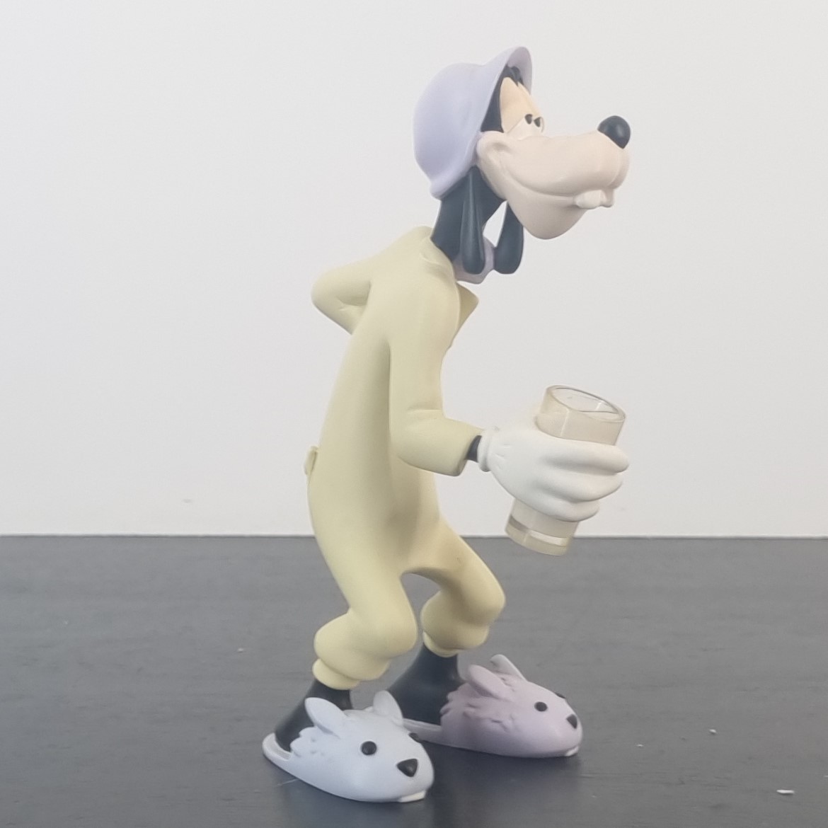 Vintage Goofy waking up figurine by Demons and Merveilles