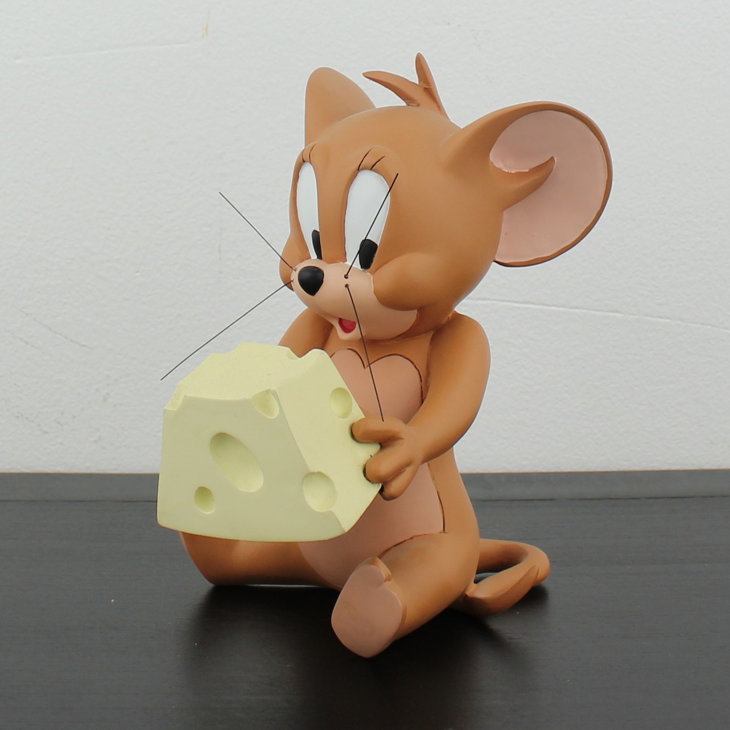 Vintage Jerry Mouse Eating Cheese Figurine - Demons and Merveilles