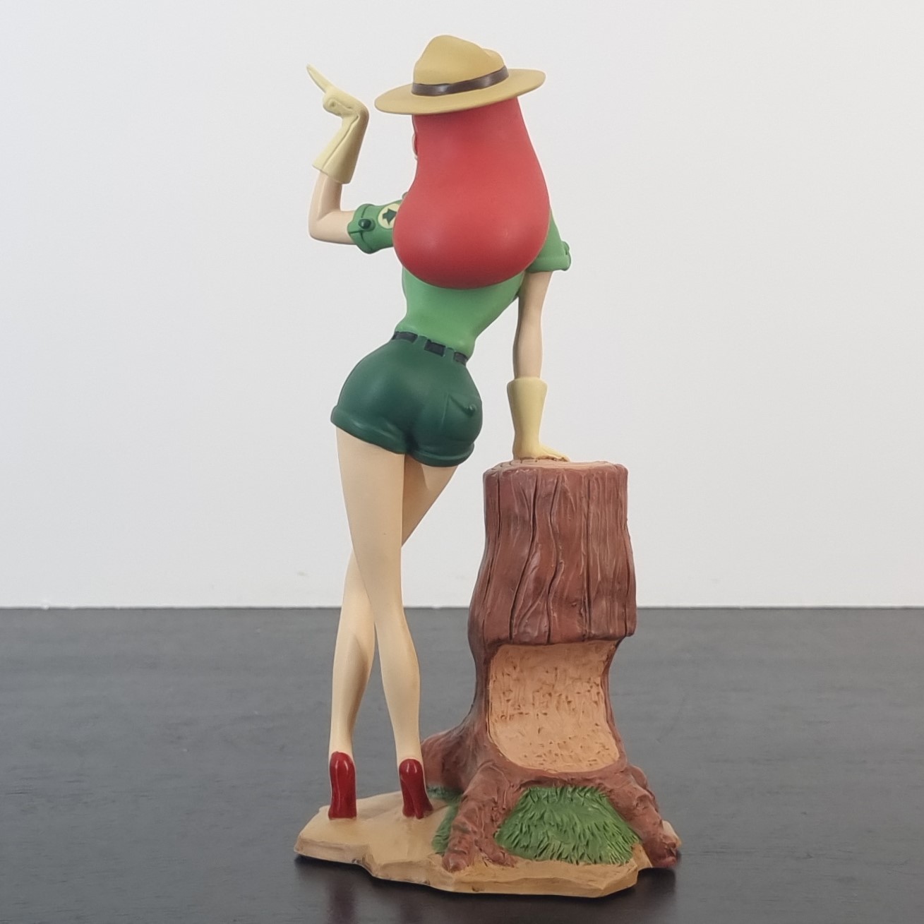 Jessica Rabbit Electric Tiki - Disney Showcase Collection