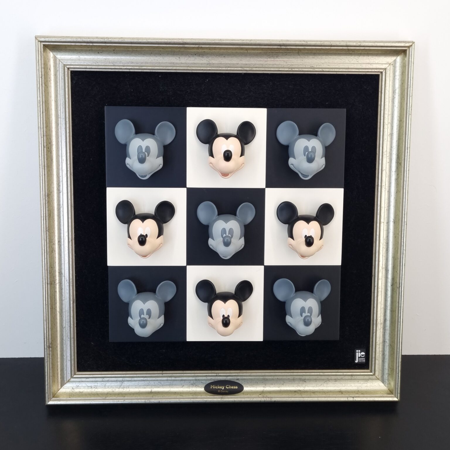 Vintage Mickey Mouse wall art - Checkers - JIe Art