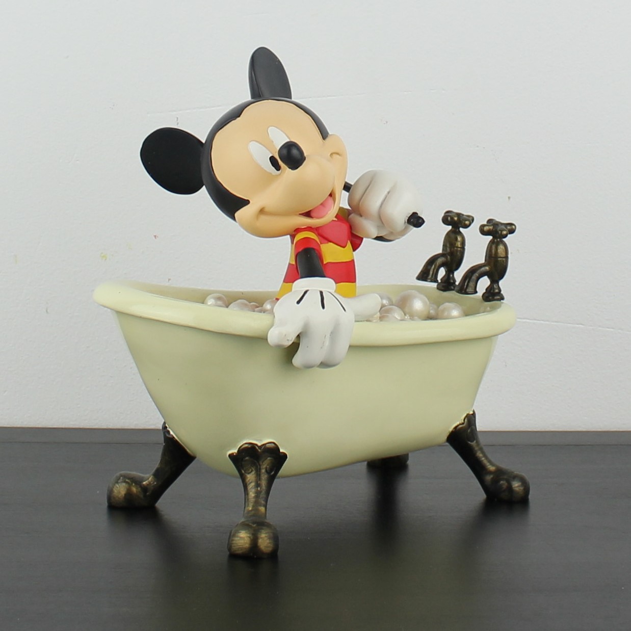 Mickey Mouse taking a bath statue - Peter Mook - Walt Disney