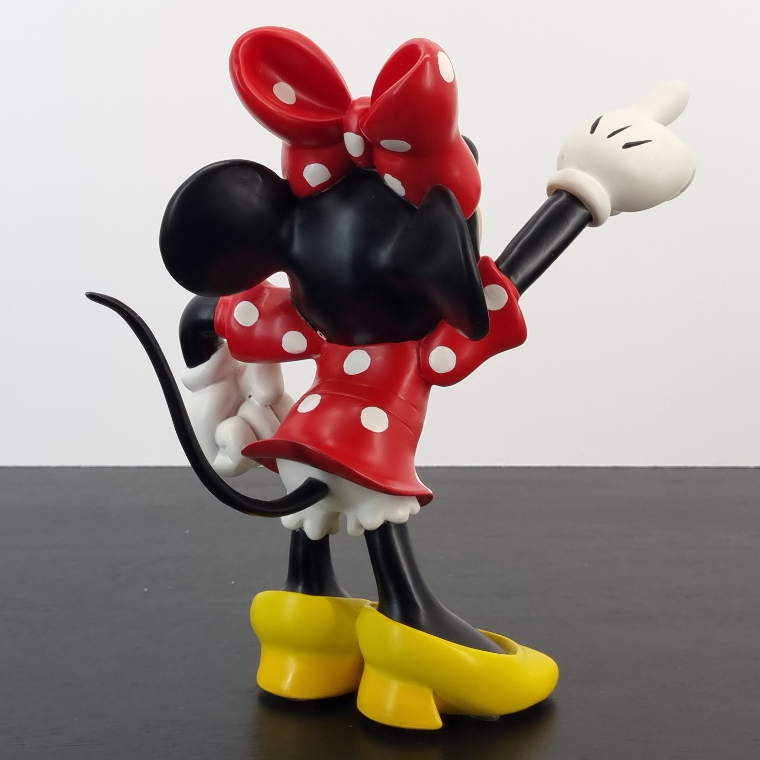 Minnie Mouse angry statue - Peter Mook - Rutten - Disney