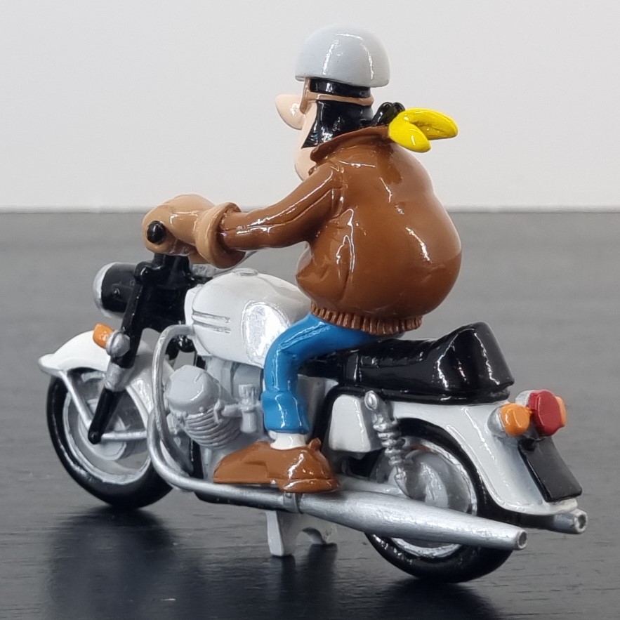 Moto Guzzi V7 750 de 1969 figurine - Joe Bar - Pewter
