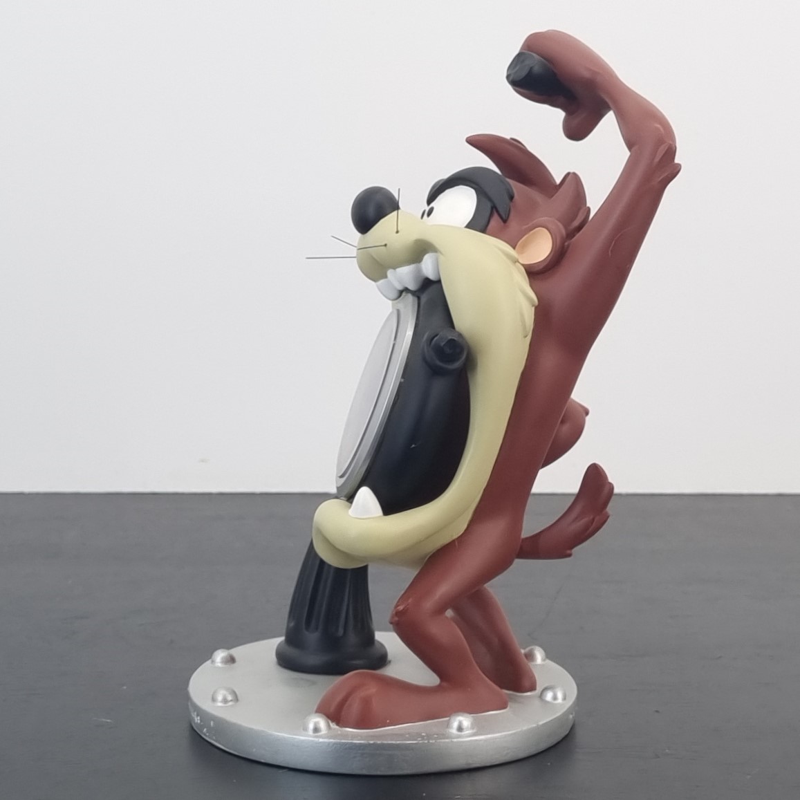 Vintage Tasmanian Devil clock by Demons and Merveilles