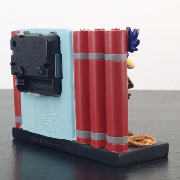Wile E. Coyote and Road Runner clock by Tropico Diffusion